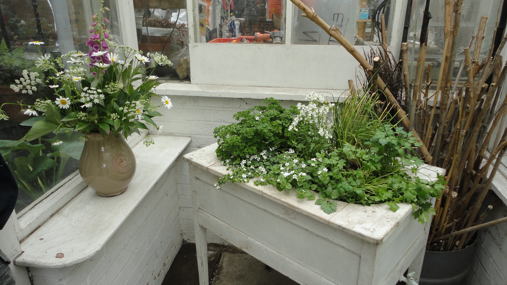 More garden snooping: Chiswick Mall open gardens. | The Womens Room